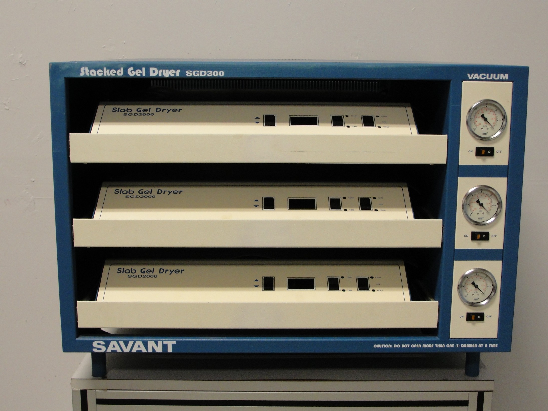 ALT ITEM: 17175 | SGD 300 Stacker Gel Dryer