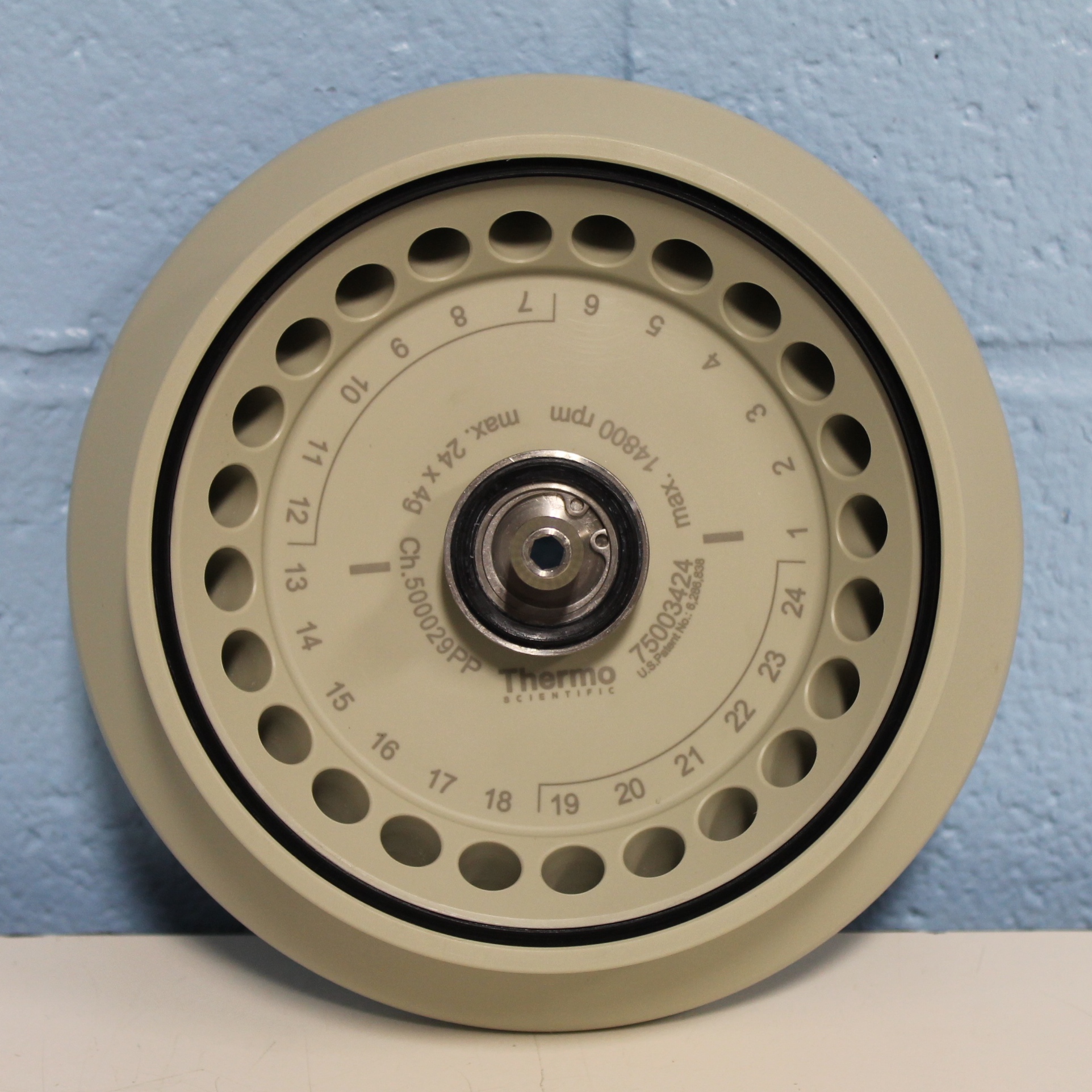 ALT ITEM: 21002 | 24 x 1.5/2.0mL Rotor with ClickSeal Biocontainment Lid