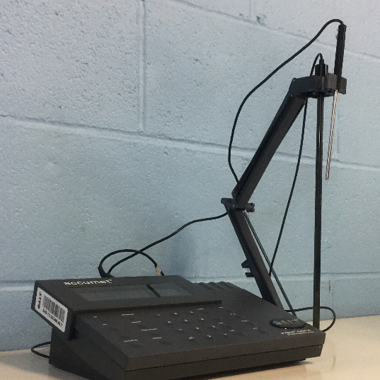 ALT ITEM: 24126 | accumet Model 20 pH/Conductivity Meter