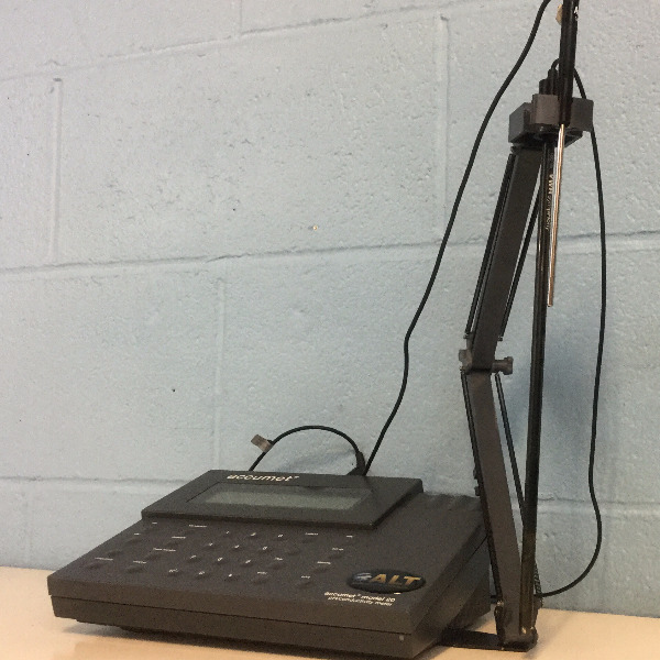 ALT ITEM: 24126 | accumet Model 20 pH/Conductivity Meter