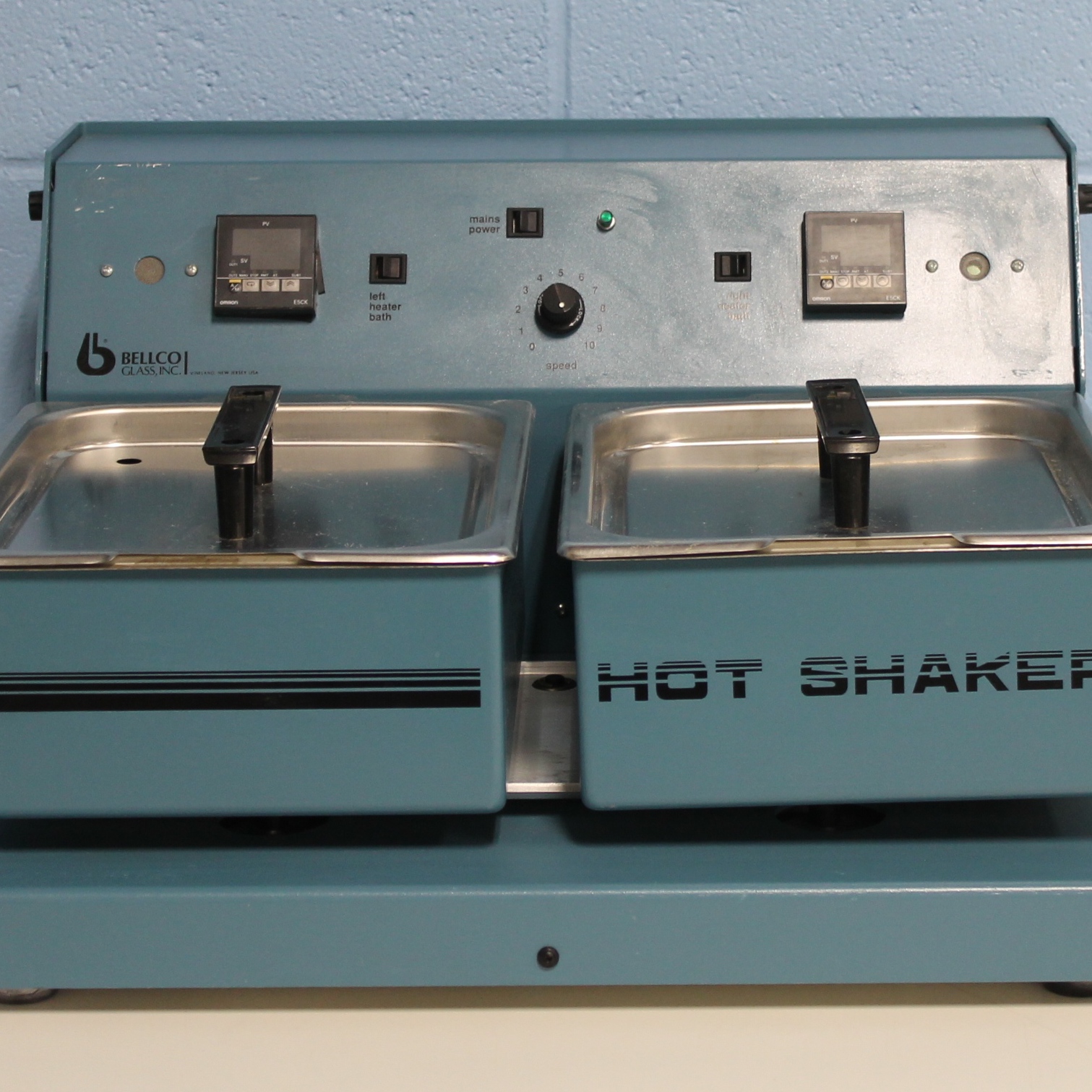 ALT ITEM: 22555 | Dual Pan Hot Shaker