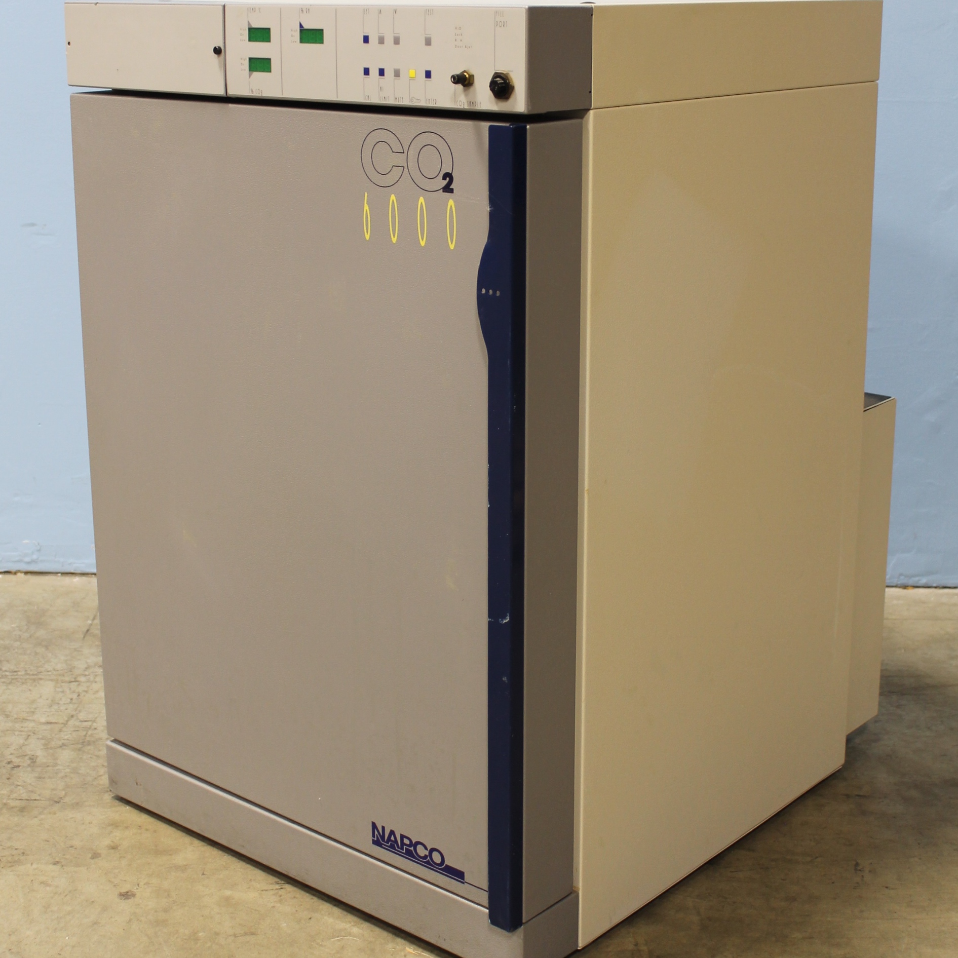 ALT ITEM: 21238 | Napco CO2 6000 Incubator