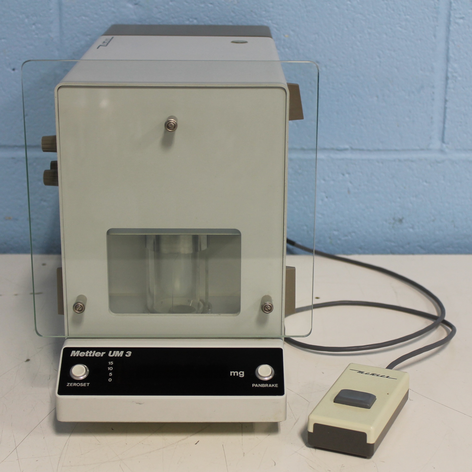 ALT ITEM: 21308 | UM3 Microbalance