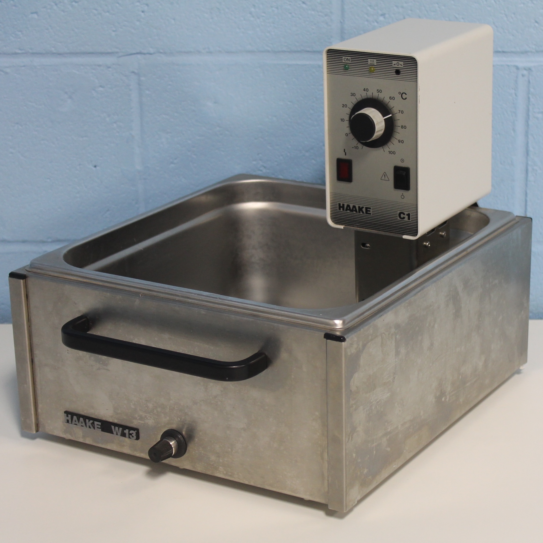 ALT ITEM: 22119 | W13 Water Bath with C1 Analog Immersion Circulator